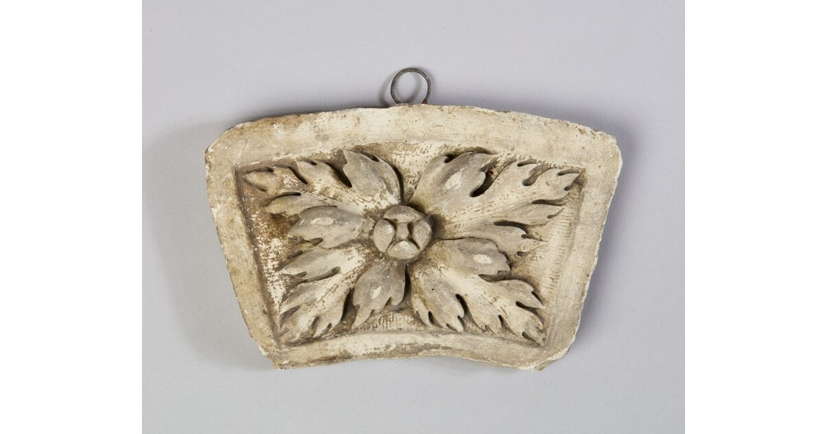 Moulage d’une rosace des arcades d’une chapelle de l’église Saint ...