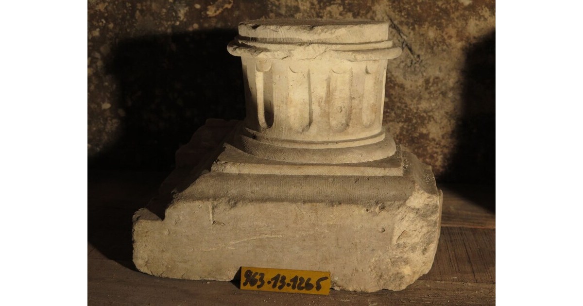 Base de colonette, ANONYME FRANCAIS 17ème siècle - Portail officiel des ...