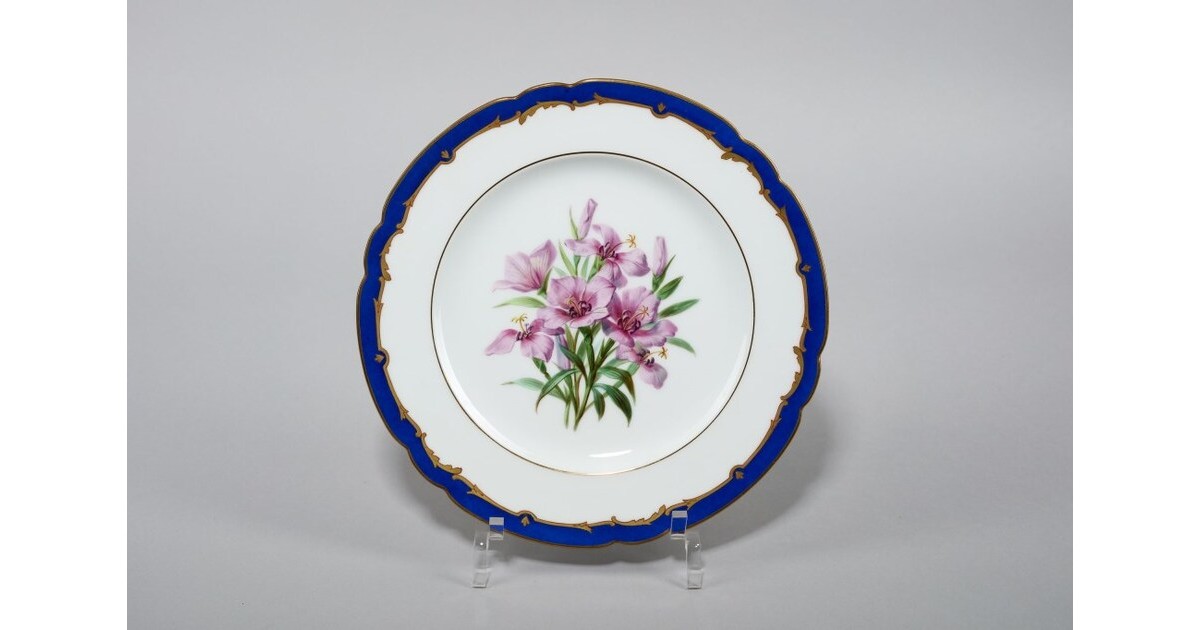 Assiette à décor de fleurs d’anémones, service de Paris, MAISON JACQUEL ...