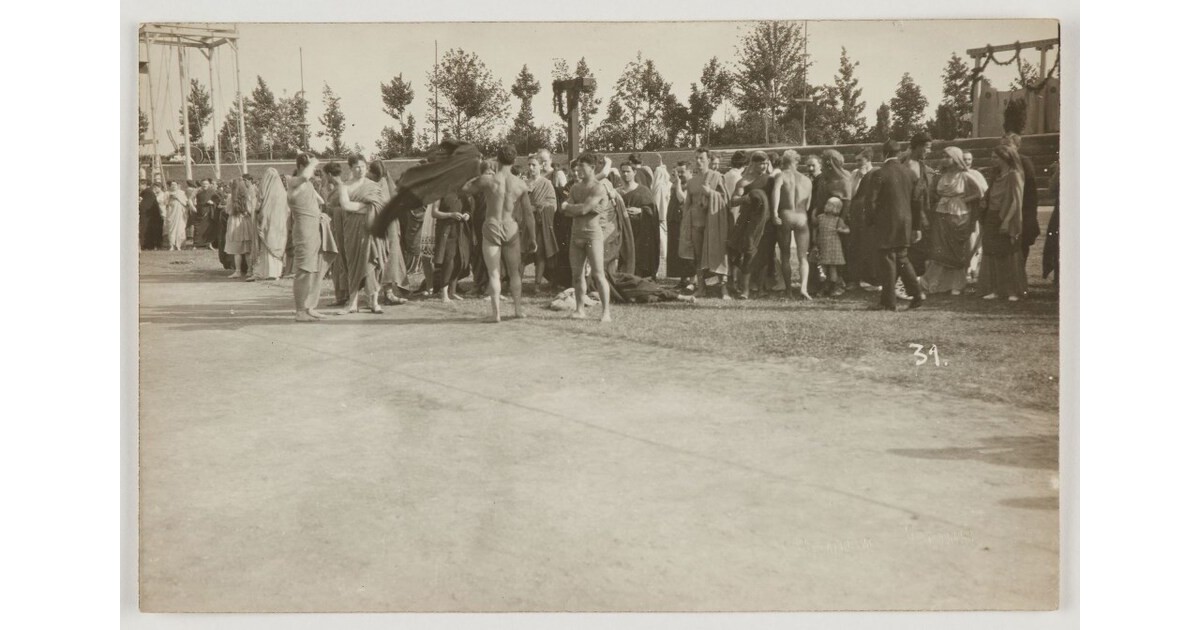Fête grecque, athlètes, STROHM - Portail officiel des Musées de Reims